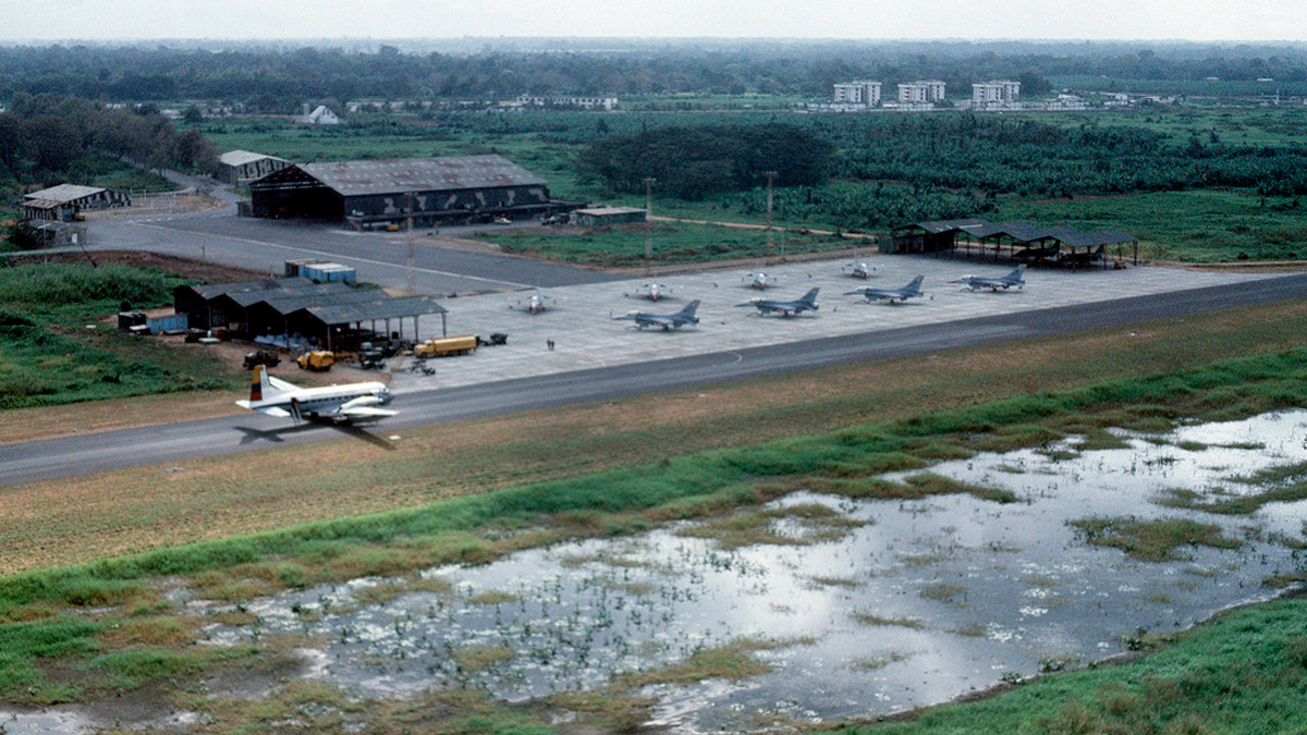 Qué esconde la propuesta de Noboa para el retorno de las bases militares extranjeras a Ecuador ...